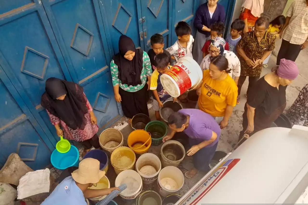 Bpbd Sukabumi Intensifkan Distribusi Air Bersih Ke Daerah Kekeringan